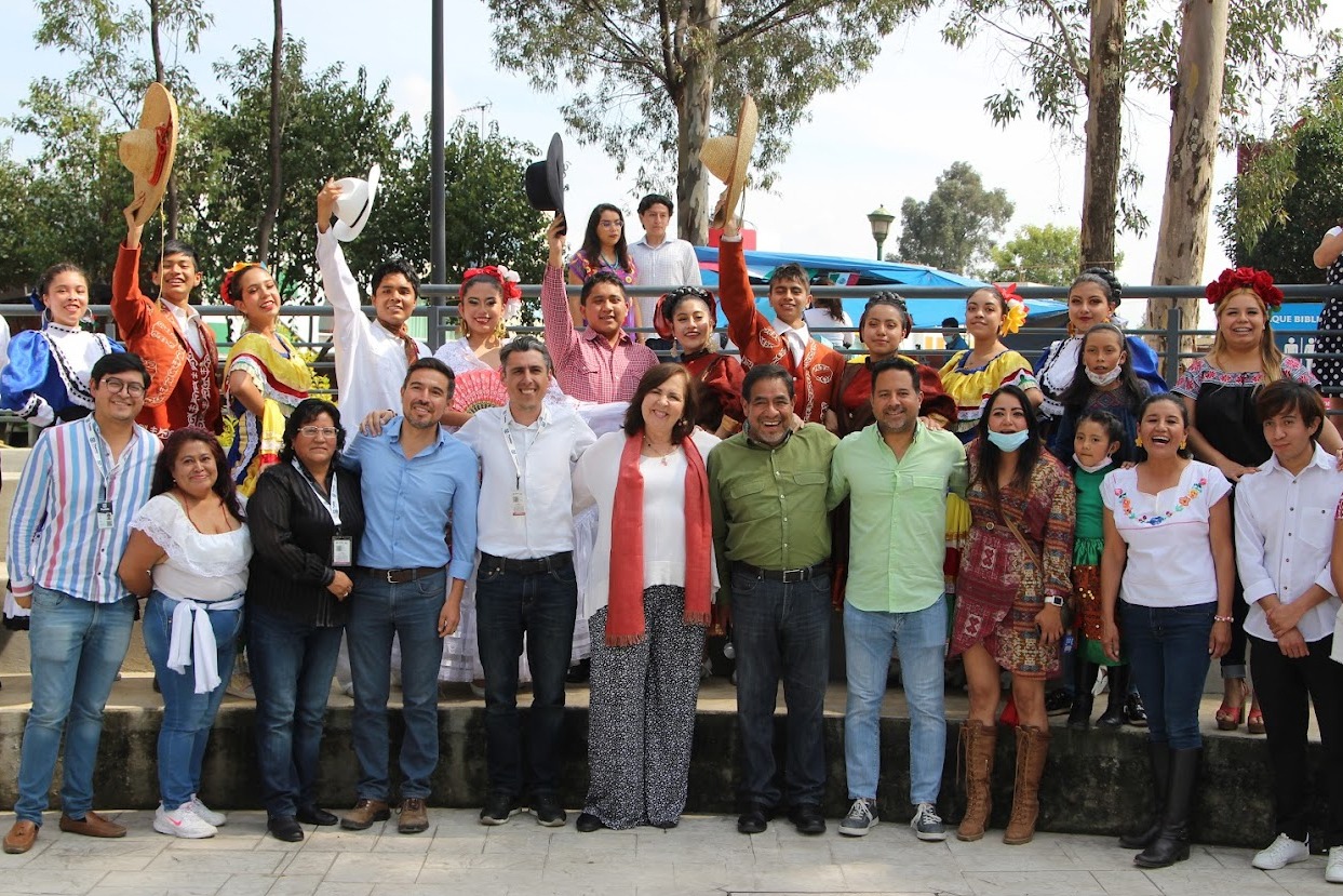 Puebla llena de colores patrios el Parque Biblioteca - Identidad Puebla